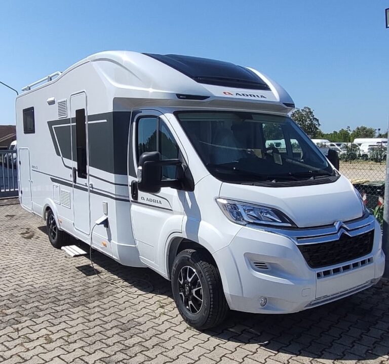 camper semintegrale Adria Matrix Axess 670 SL - Crema Sport